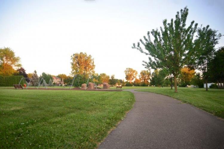 Milverton Park in Troy #oaklandcounty Visitor's Guide and Photos